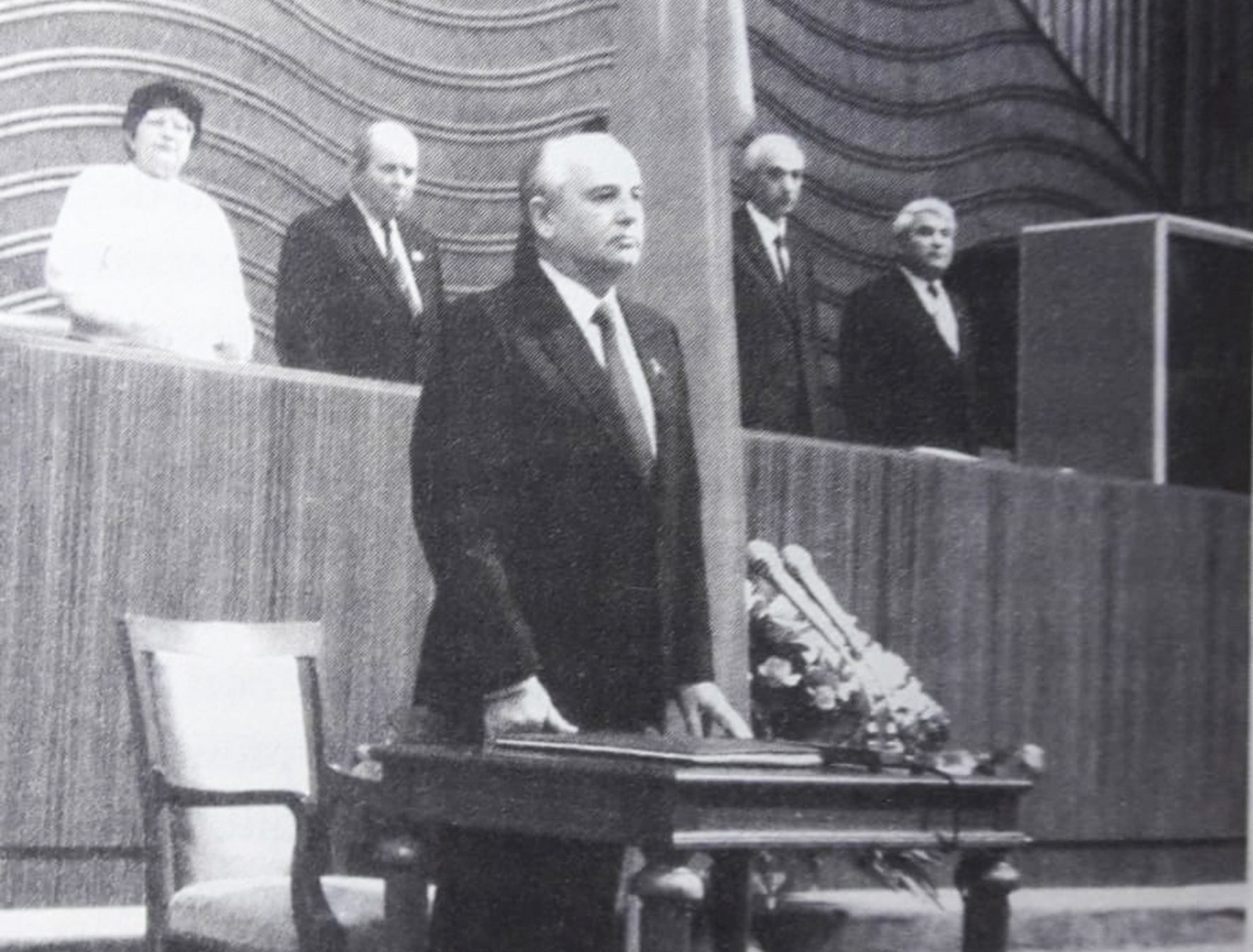 Mijaíl Gorbachov - Revista Santiago - Universidad Diego Portales