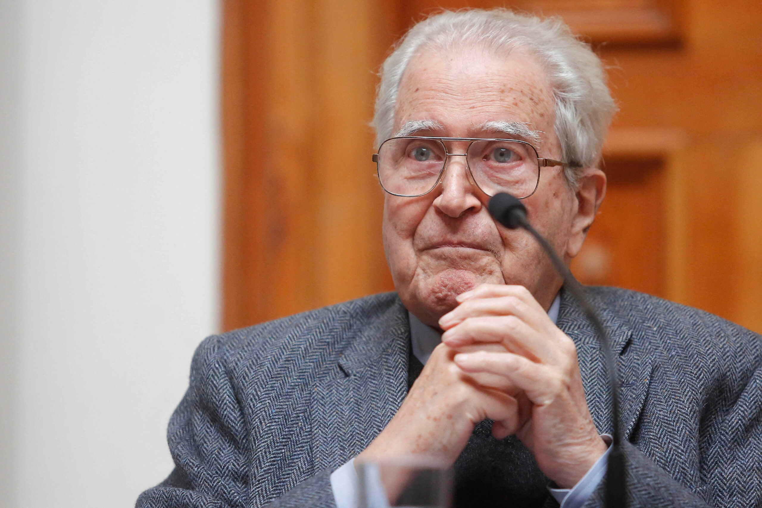 Roberto Torretti, el filósofo que venía de vuelta - por Carlos Peña ...