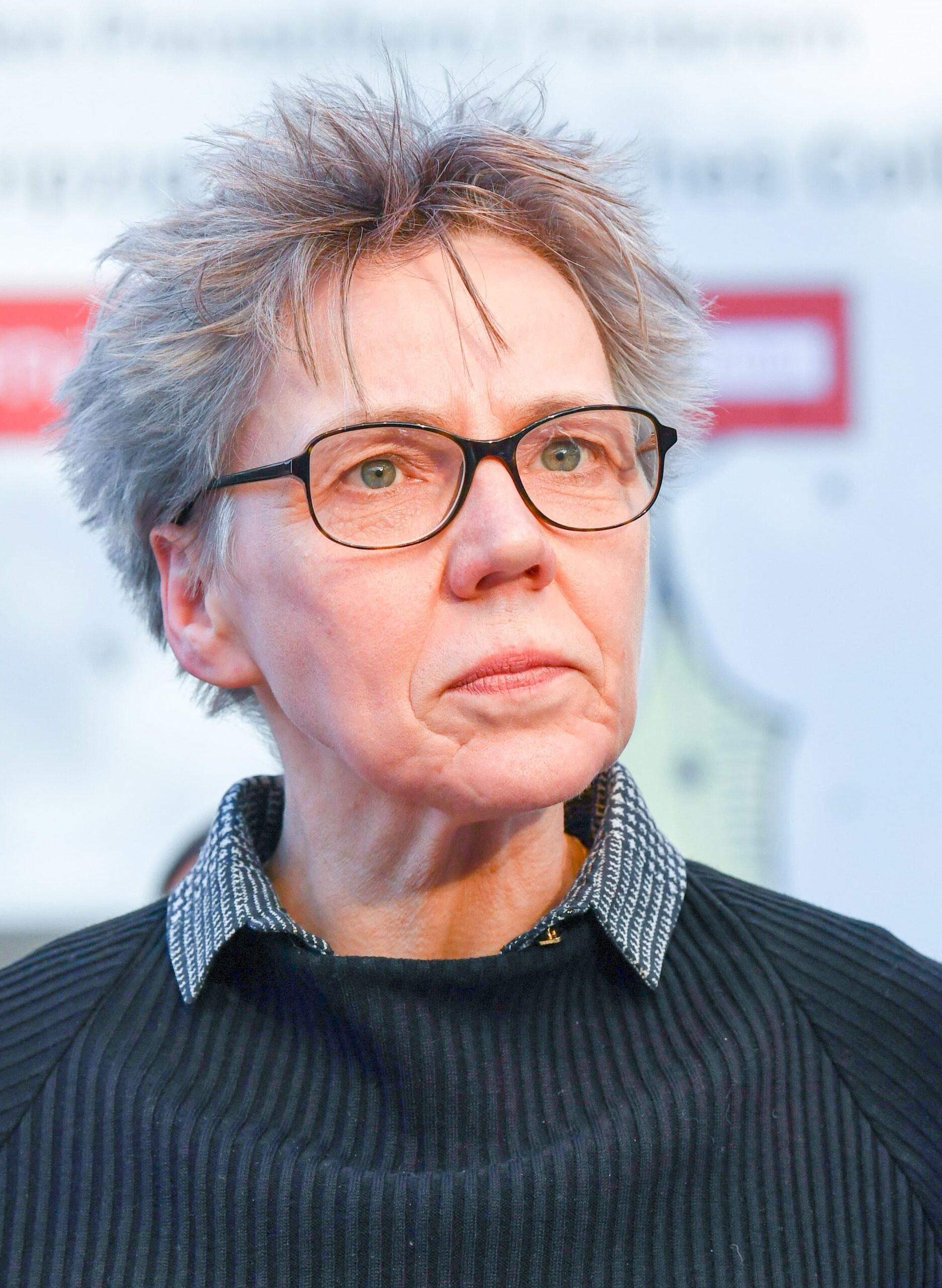 Esther Kinsky: una mirada errante - por Hernán Ronsino - Revista Santiago