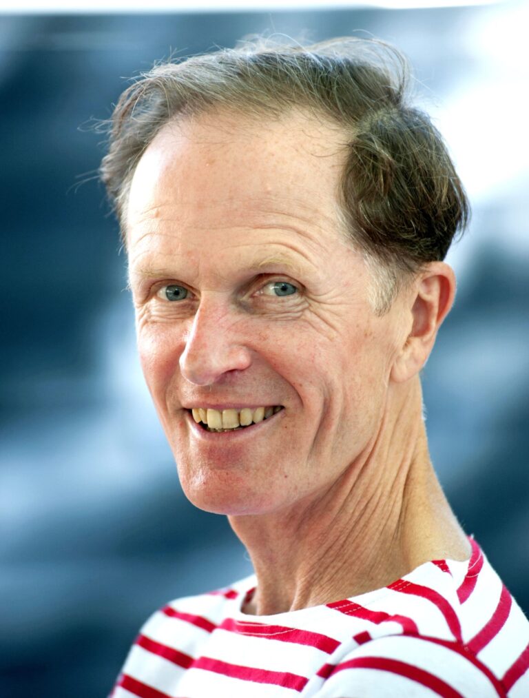 Philip Hoare: “El mar se ha vuelto mi único consuelo” - por Graham ...